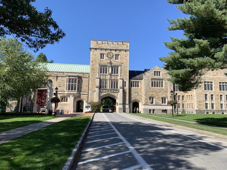Vassar College: Campus Tour - College Bound Mentor